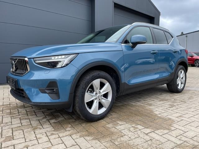 VOLVO XC40 T2 PLUS BRIGHT AUTO (MY23)+LEATHER+INTELLISAFE PRO+H&K ...