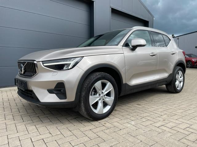 VOLVO XC40 T2 PLUS BRIGHT AUTO (MY23)+LEATHER+INTELLISAFE PRO+H&K ...